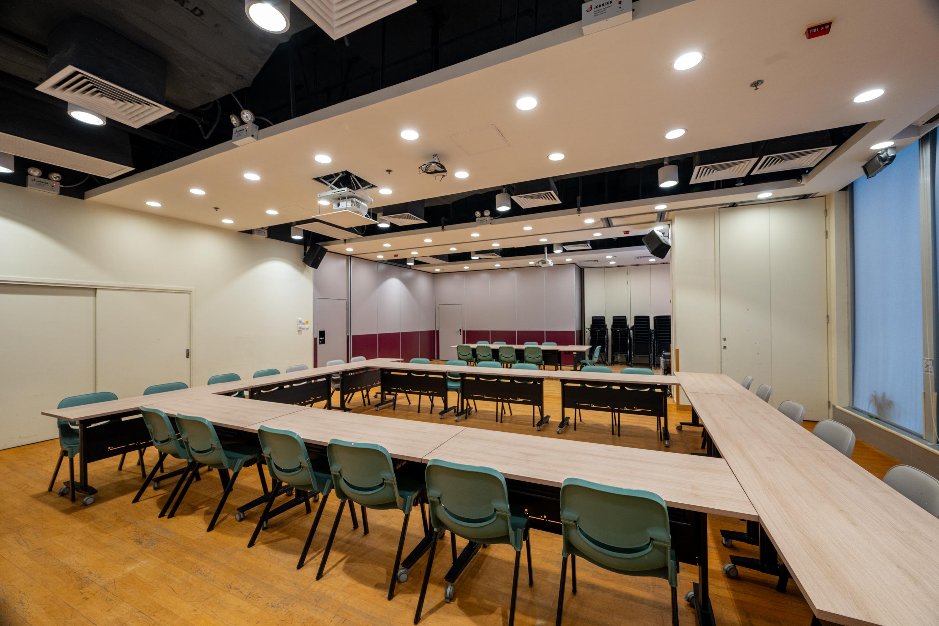 Multi function hall A & B - 港青耀信 YMCA of Hong Kong The Beacon